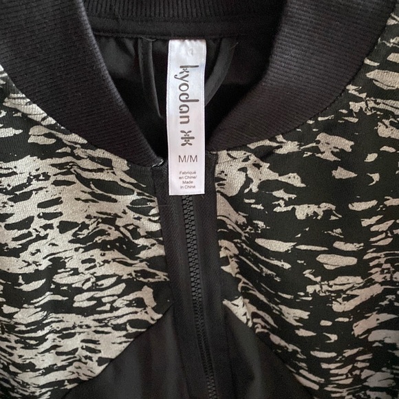 Kyodan | Jackets & Coats | Kyodon Beautiful Print Full Zip Side Pockets ...